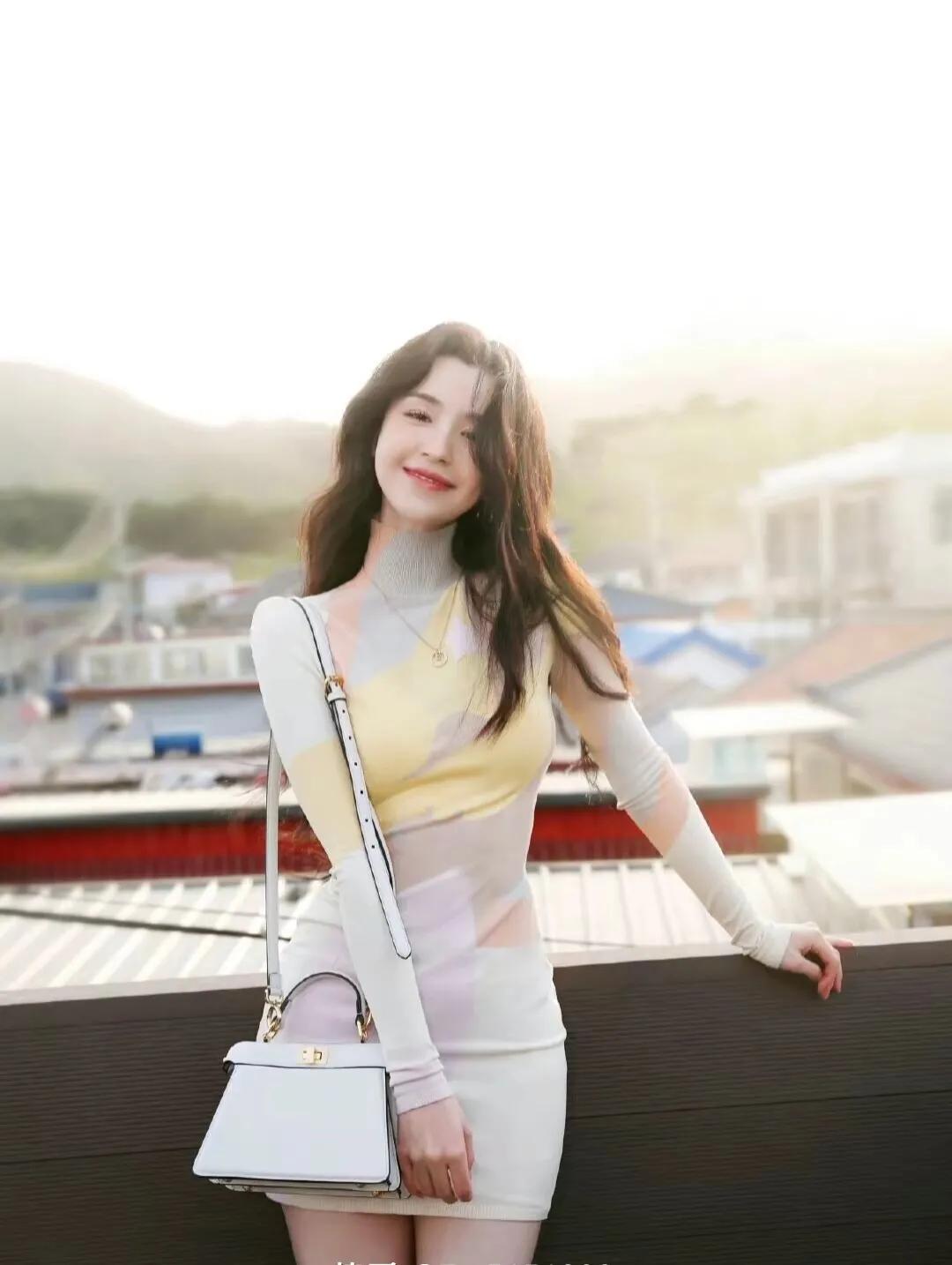 Celebrity Photo Album "Hani Kezi" - iMedia