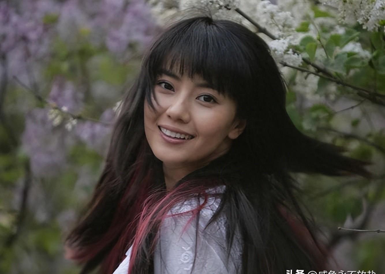 "Hong Kong's No. 1 Mistress" was fascinated by Zhang Yimou and was beaten by the wealthy wife ...