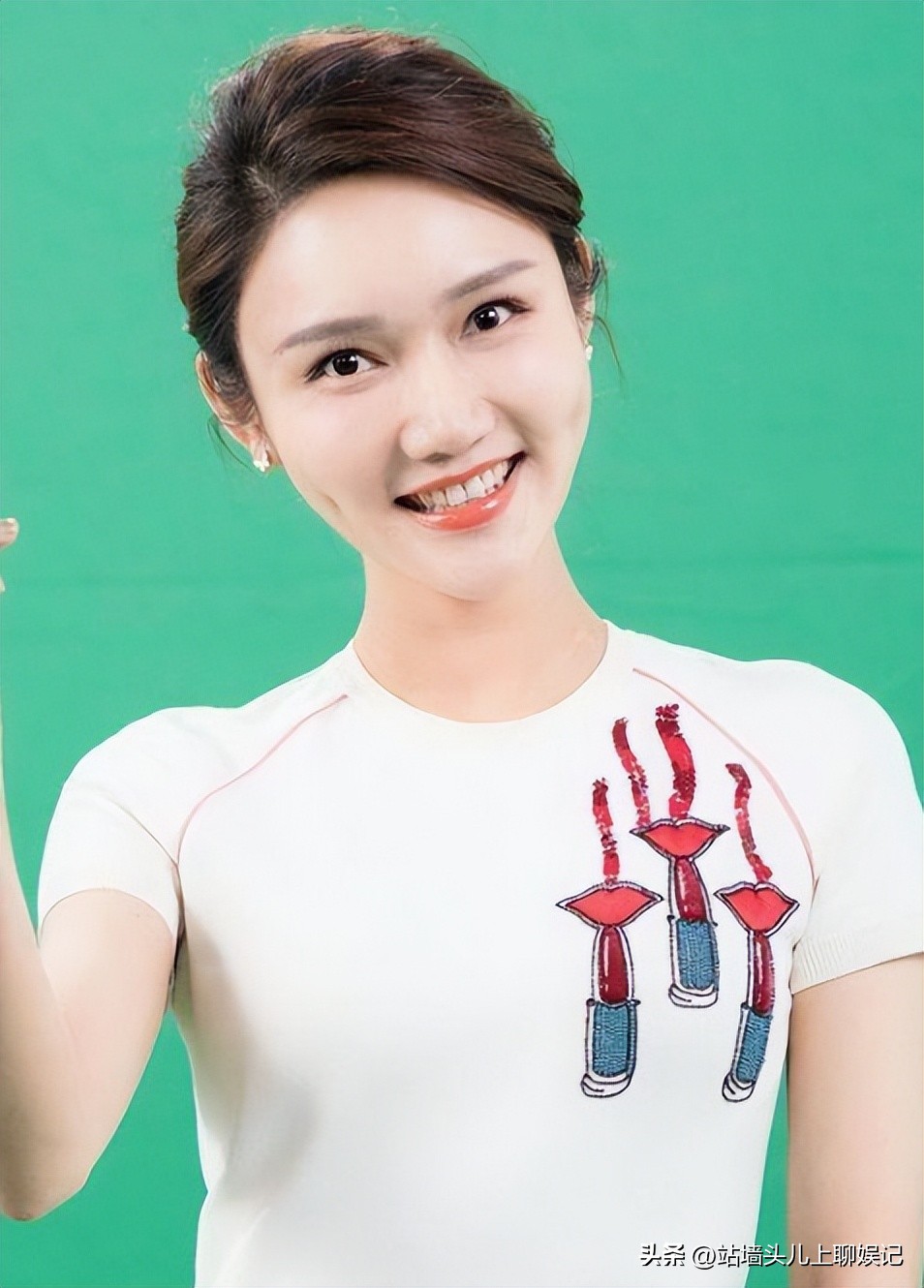 Long Yang: A famous CCTV host from Hunan, her boyfriend got lost in the ...