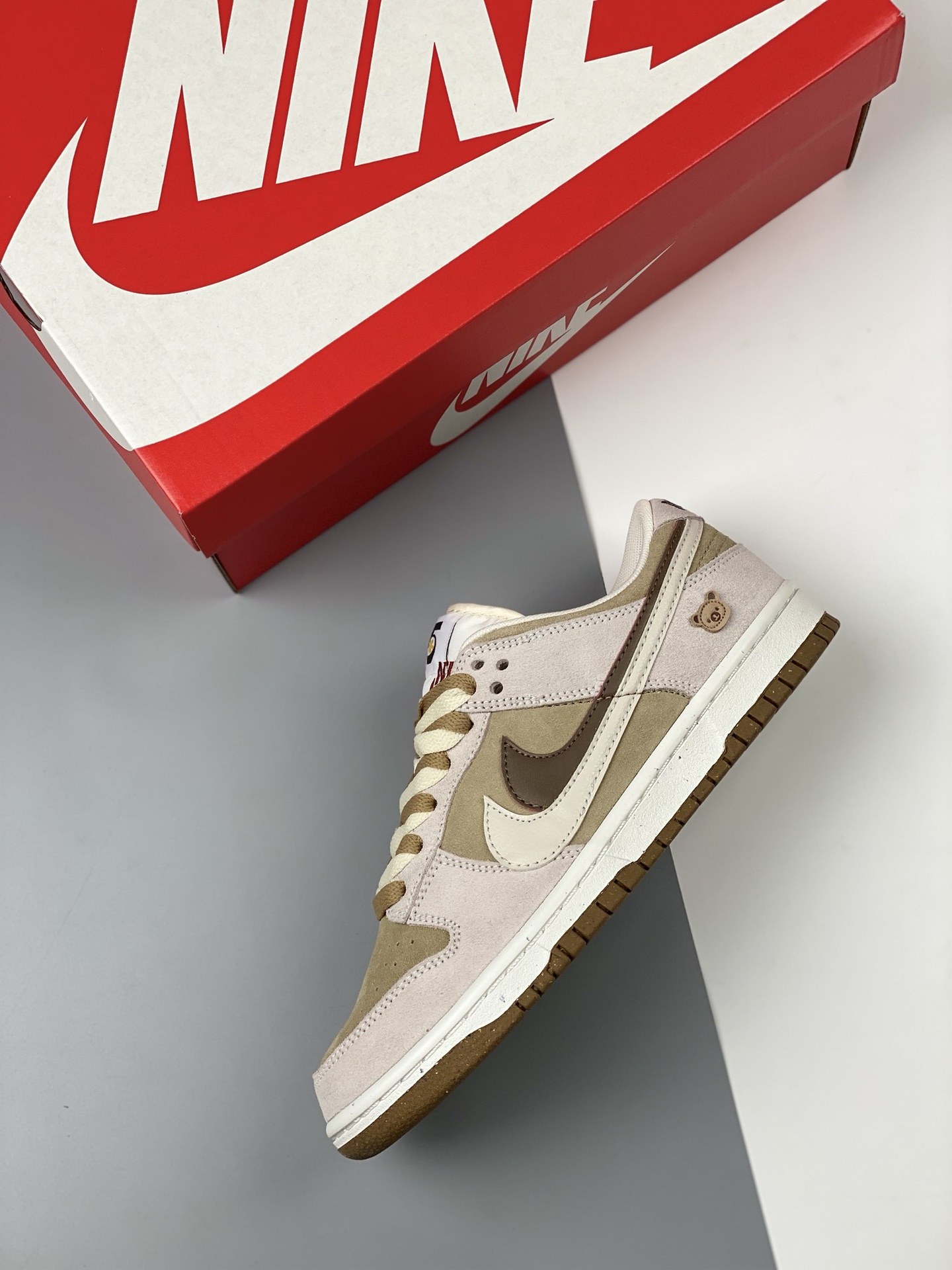 AJ1 Low "The Wizard of Oz" Exclusive Color Matching for Girls - iMedia