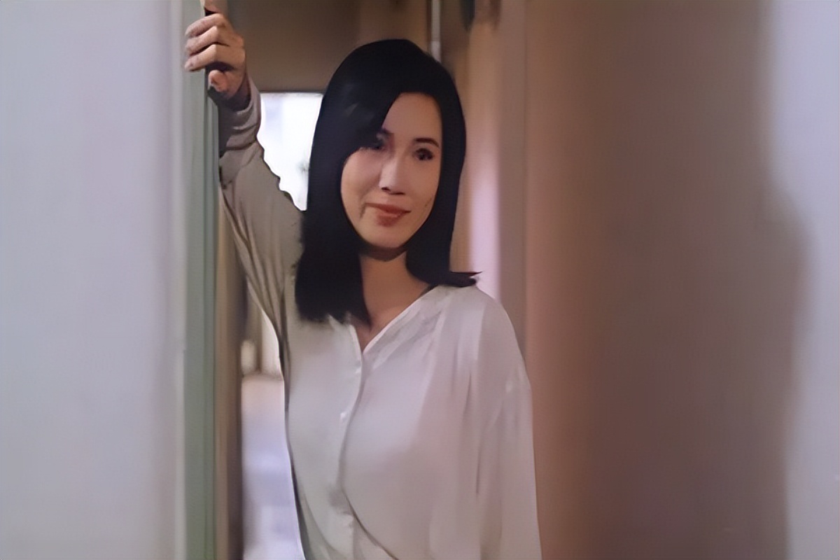 The beauty has been obsessed with Wang Jing for eight years and has appeared in Wang Jing's ...