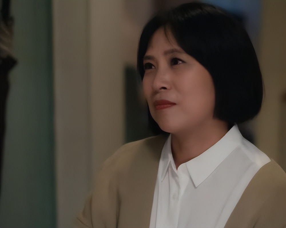 The 28th Law: From stepmother to wife, Tu Ling is only 3 years older ...