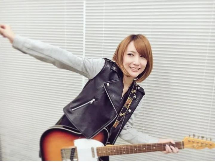 Japanese popular female singer, not only has a charming appearance but ...