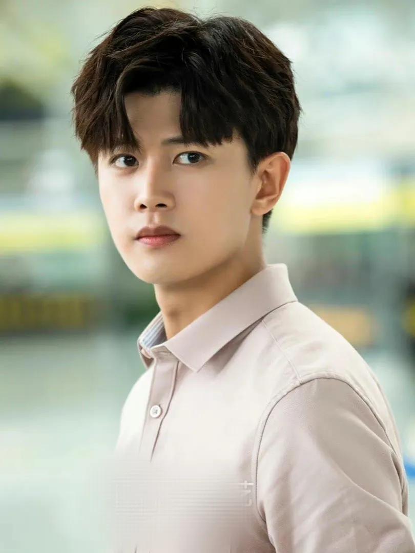 Ren Jialun's costume drama F5 and modern drama F5 - iNEWS