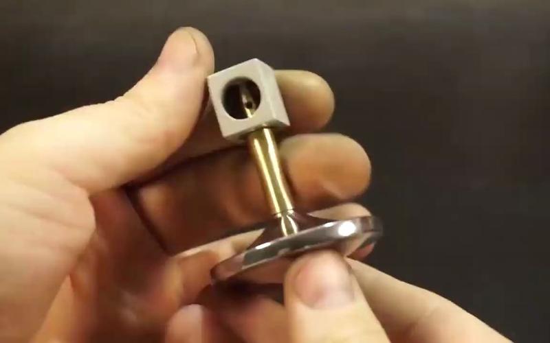 [Left-handed handmade] Use steel to make a spinning top that can spin ...