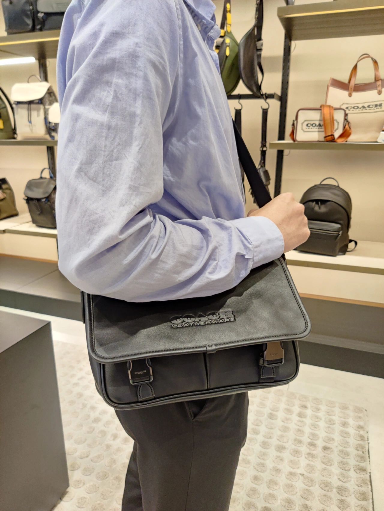 Coach Men's Carrying Bag COACH The size is just right for the IPad ...