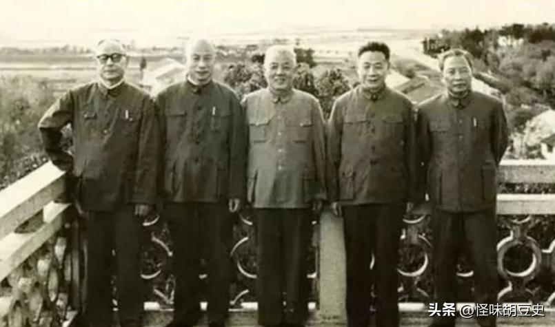 In 1976, the great man gave Hua Guofeng three important instructions ...