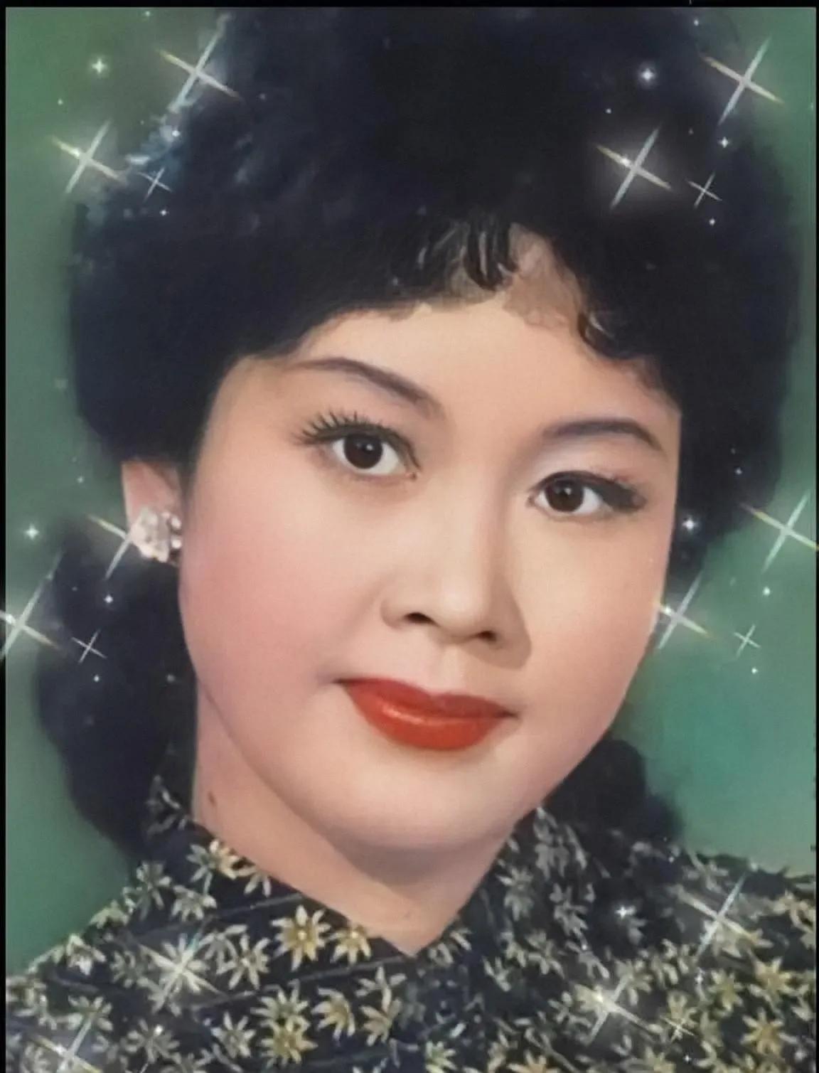 Li Guyi: The first marriage is with a teacher who is infertile, and the ...