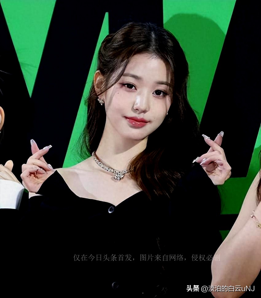 The darling of South Korea's chaebols wears a house on the red carpet ...