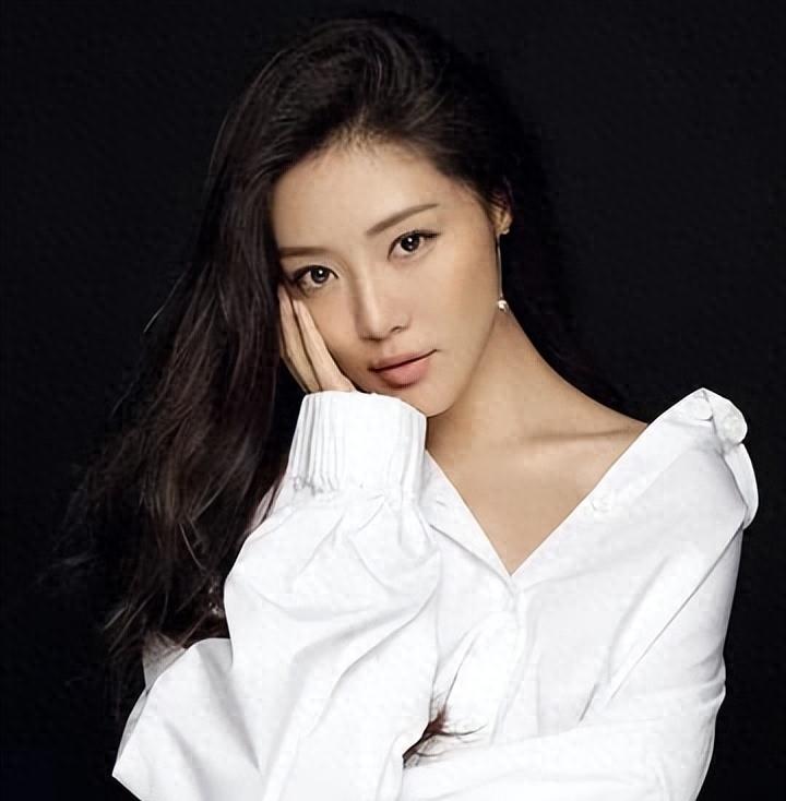 "Drama Crazy" Deng Jiajia: I have been a young model and filmed level 3 ...