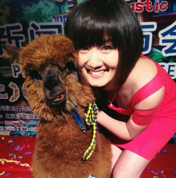 Host Jiang Xiaohan: Married to a husband outside the circle, 36 years ...