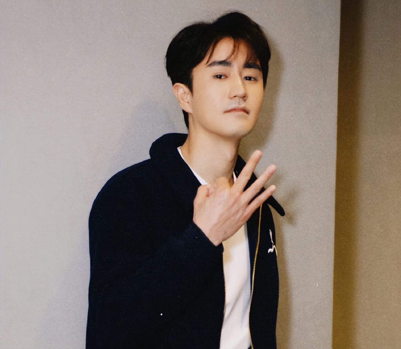 Yang Jue and his 10-year-old girlfriend have a stable relationship!It's ...