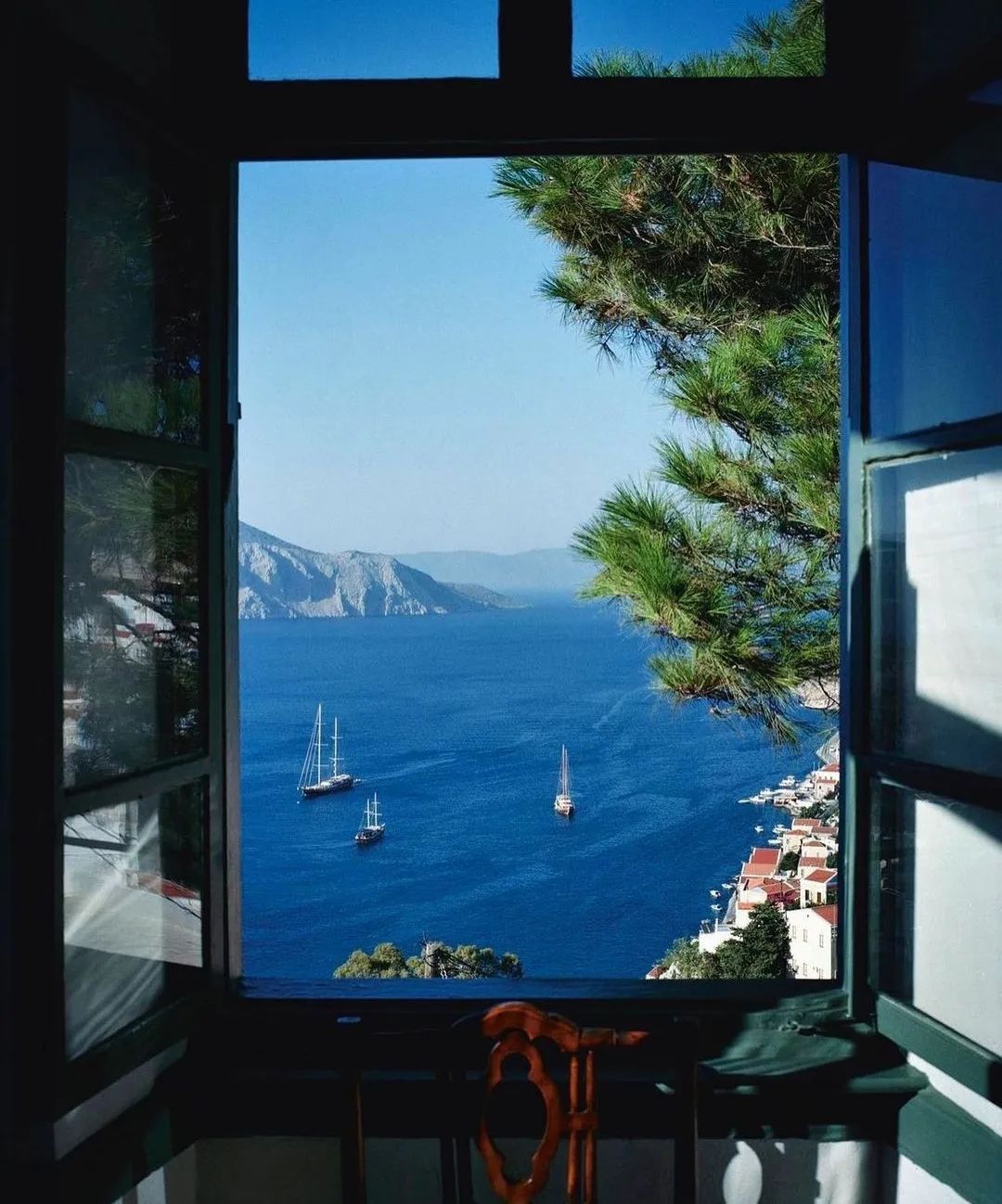 Open the window, this is the most beautiful sea view! - iMedia