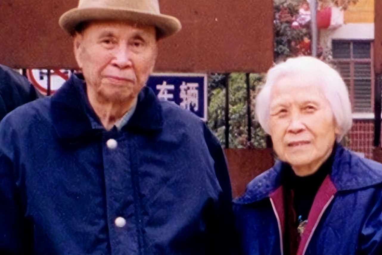 One of Mr. Lin's four confidantes, he is happy in his later years ...