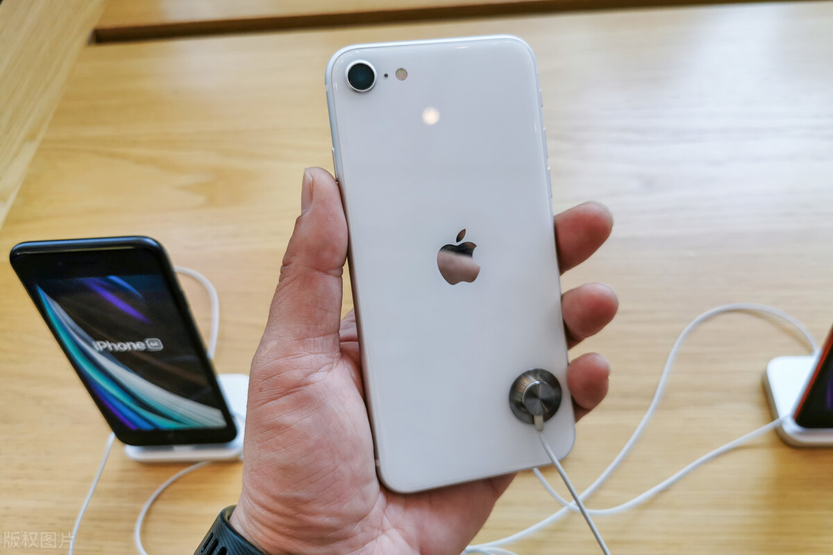 Is the National Bank version down?The iPhone SE 2 is rumored to be ...