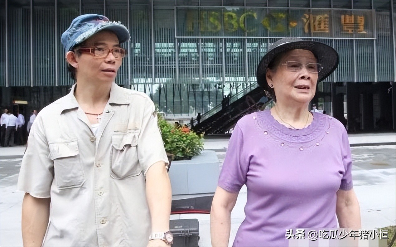Anita Mui's brother forced his way into the hospital, but was stopped ...