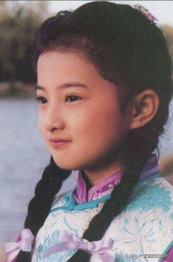 "Little Wanjun" Jin Ming's recent photos with no makeup exposed - iNEWS