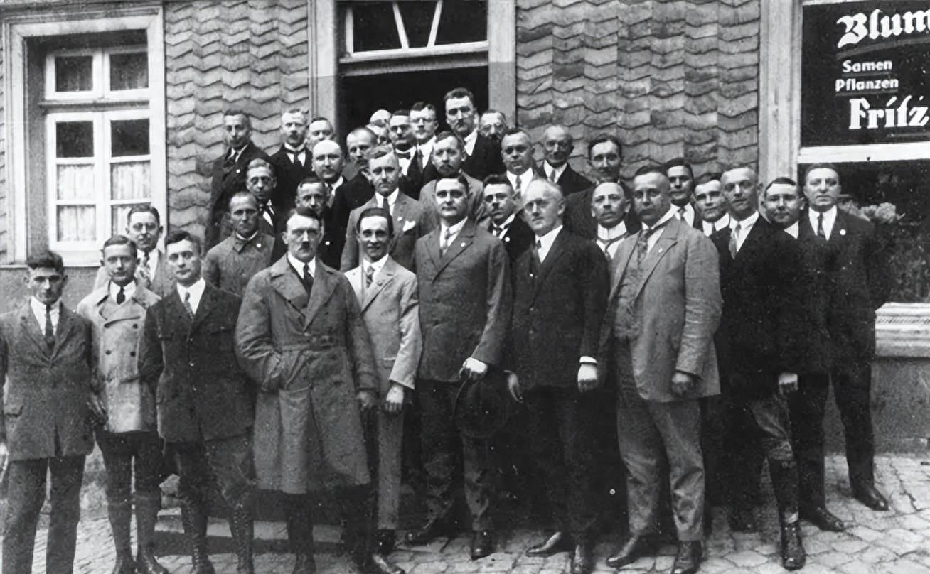 10 facts about Adolf Hitler - iMedia