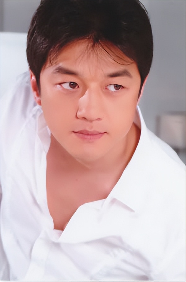 52-year-old Li Yapeng has finally come to today - iNEWS