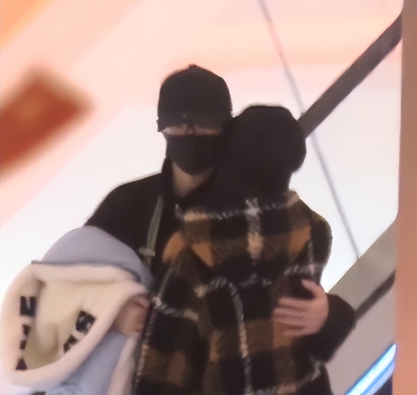 The dating scene of Xu Song and Feng Xi was exposed for the first time ...
