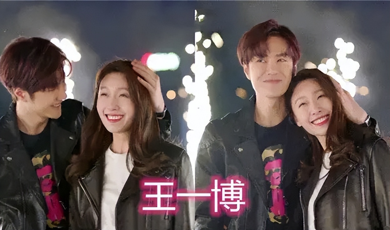 Many girls yearn for sweet love, especially touching each other's head ...