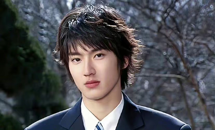 Mantoo face, thin and out of shape, pitted face, nasolabial folds ...