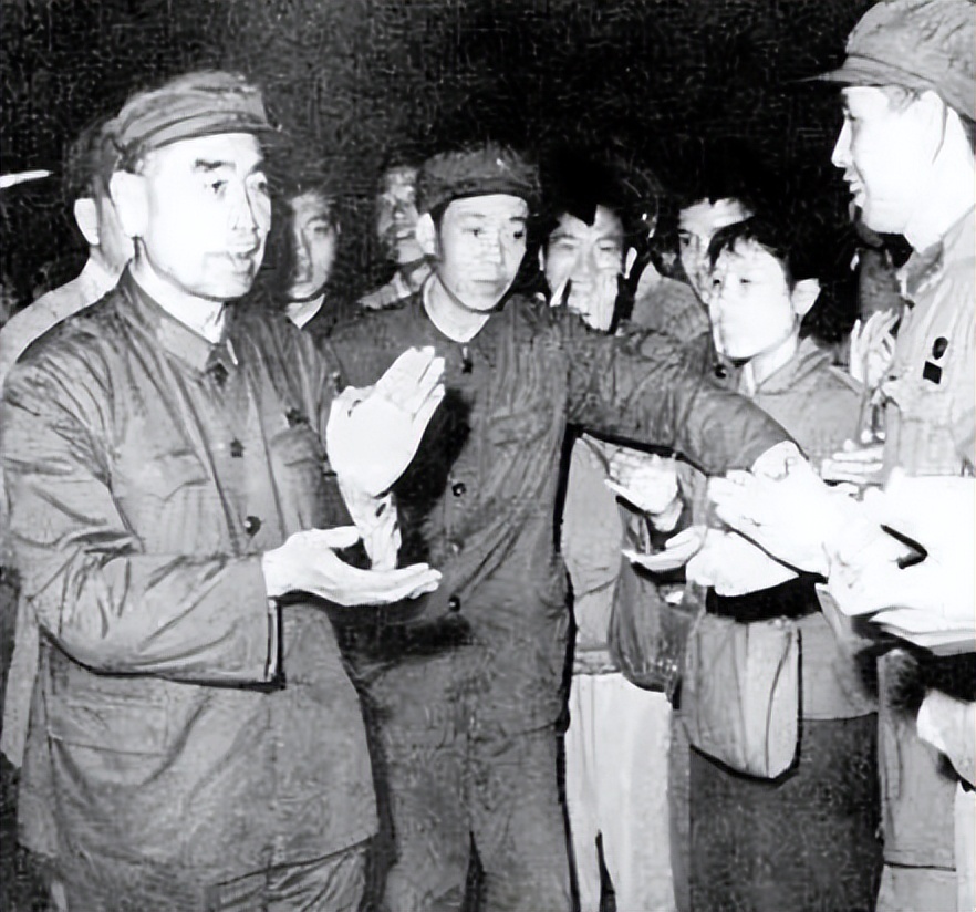 Yang Dezhong: The first political commissar of the "8341" unit, he was the bodyguard of Premier ...