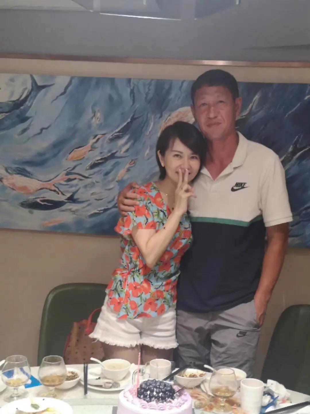 Singer Gan Ping: Married to football player Li Bing, how is she at 51 ...