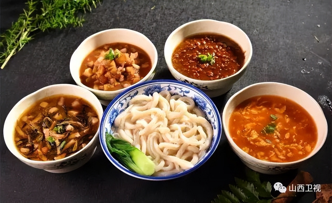 Taste Xiyang's special delicacies, a large bowl costs 8 yuan, and the noodles are delicious ...