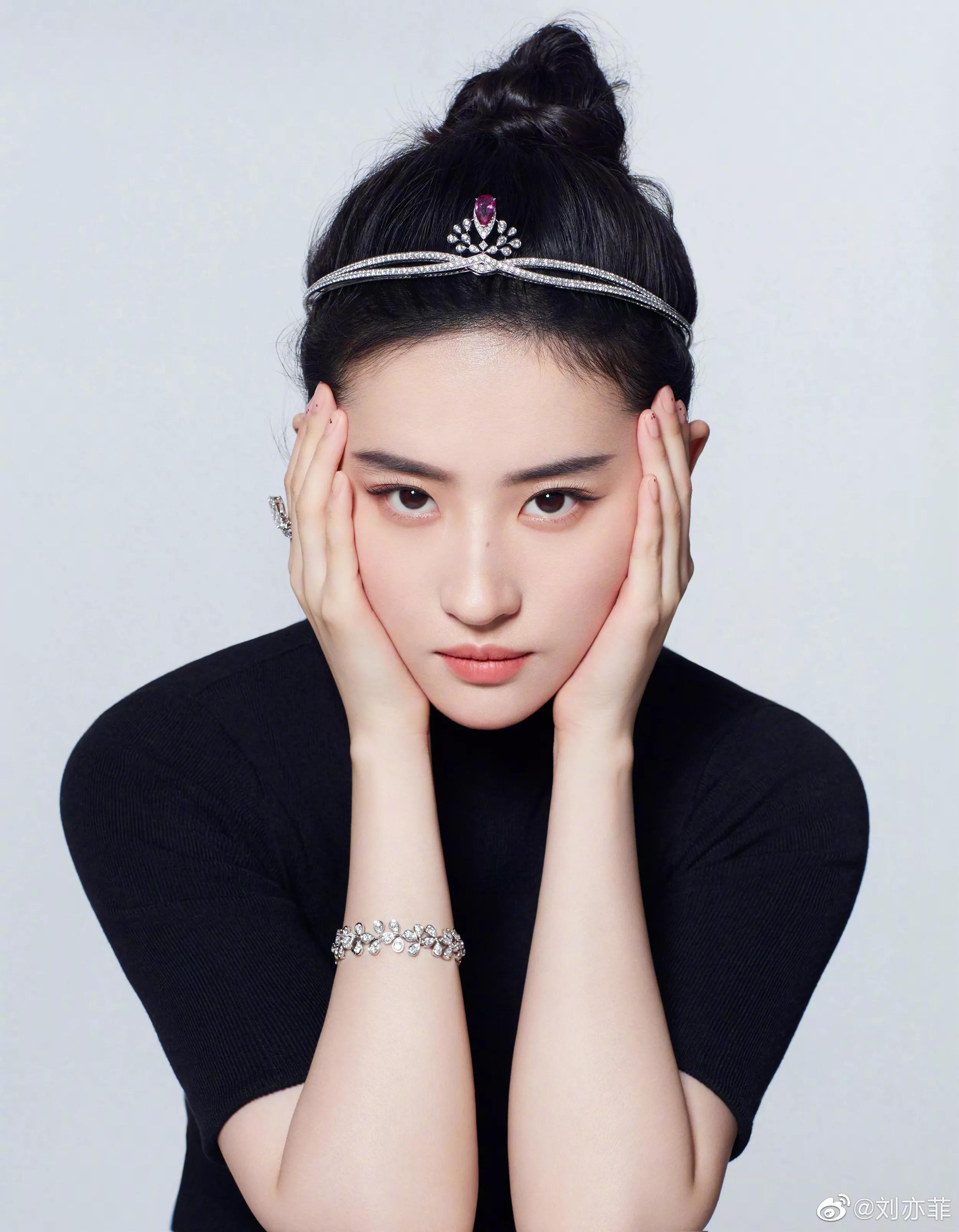 Angel Liu Yifei - iNEWS