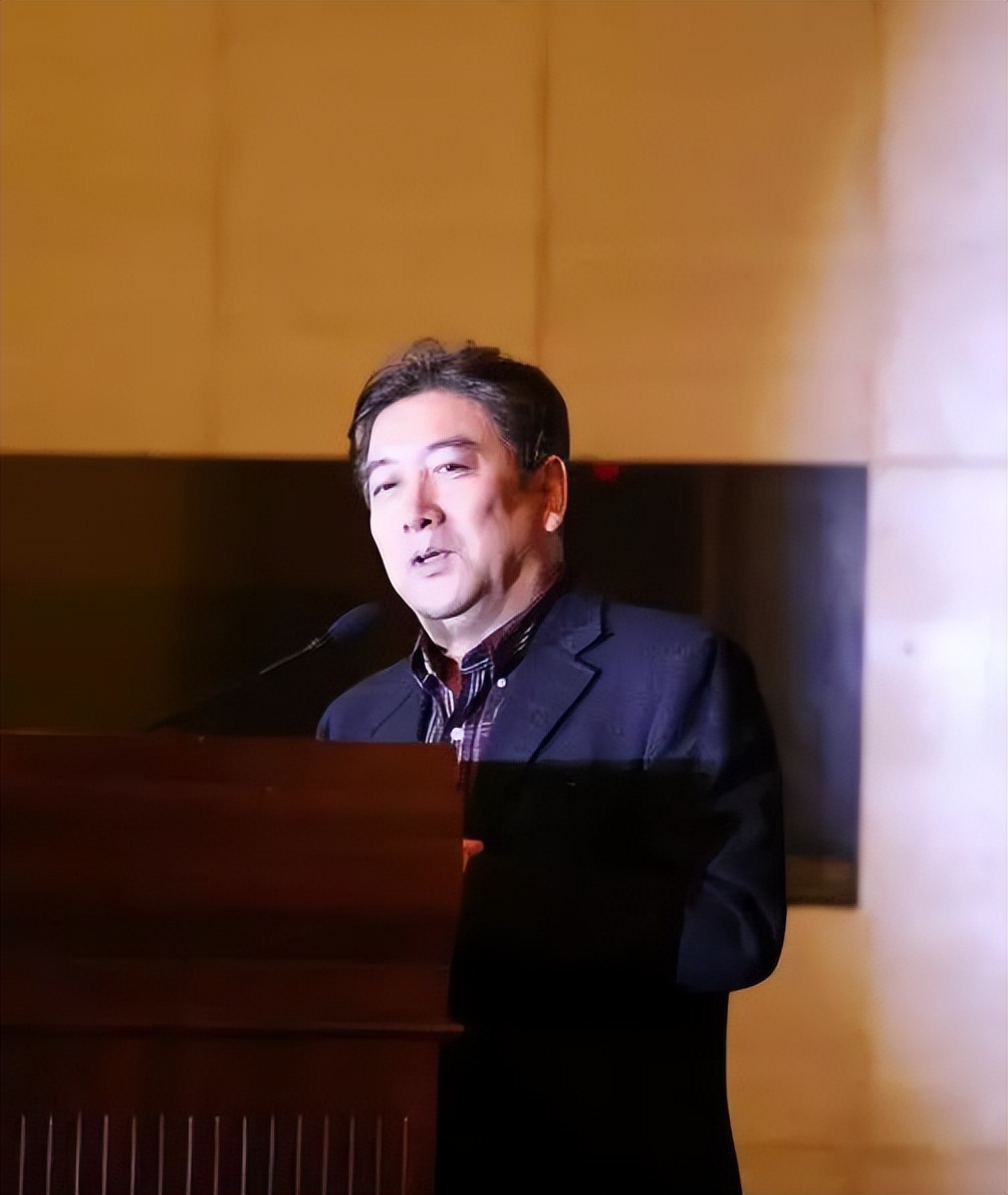 CCTV host Shui Junyi, married 13 years younger, CCTV host, now 57 years ...