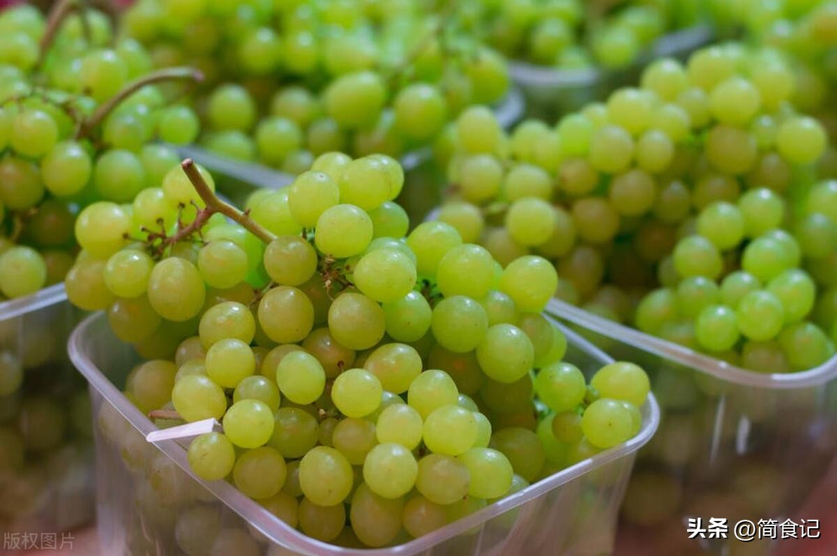 A large number of grapes are on the market, and 9 out of 10 people have ...