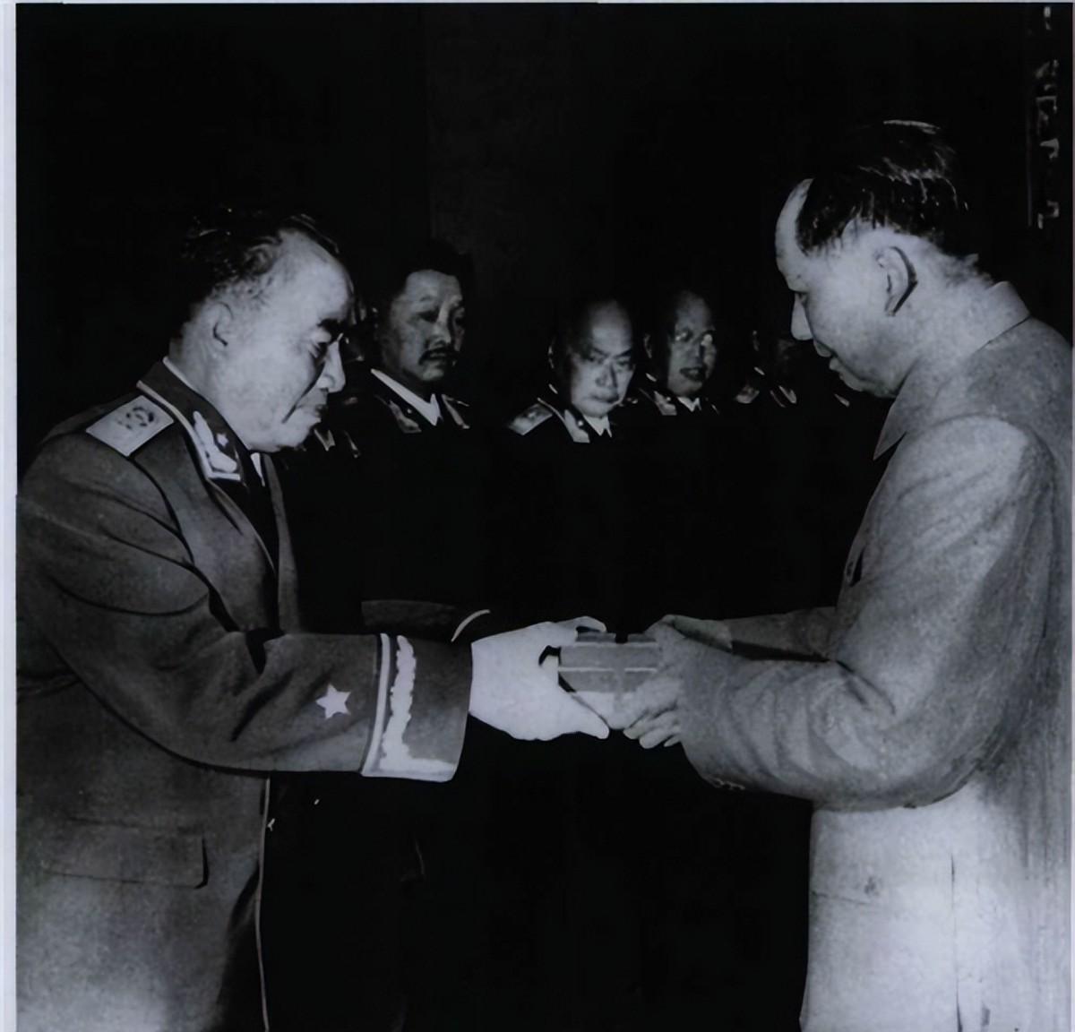 Senior cadres who are familiar today, do you know how they were divided ...