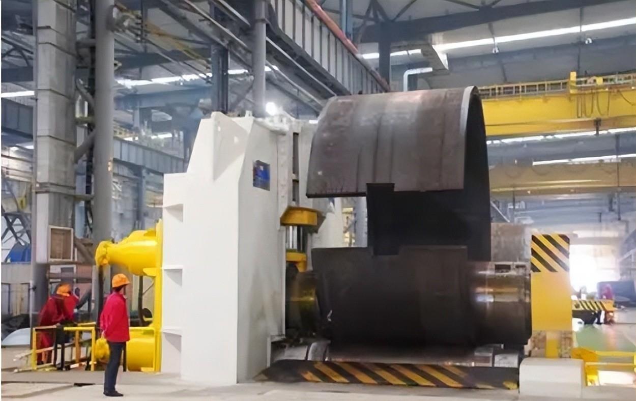 Type 096 nuclear submarine: Using 2200 MPa steel, the diving depth is ...