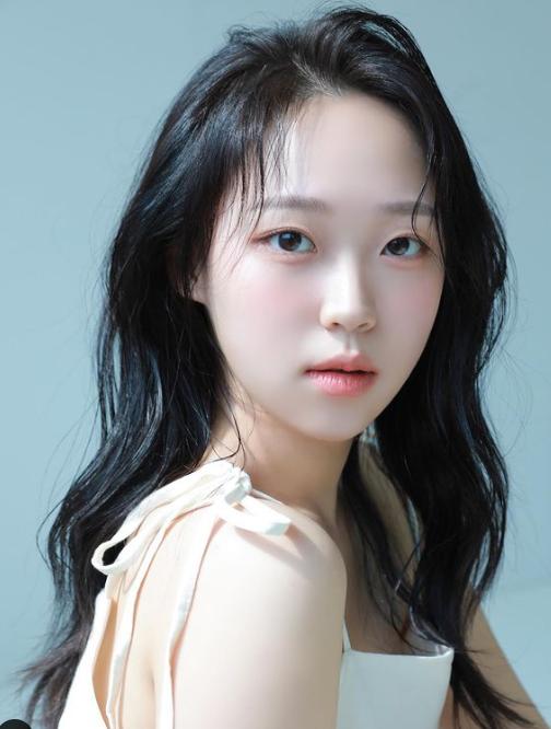 18-year-old "transparency" lady, are you excited? - iMedia