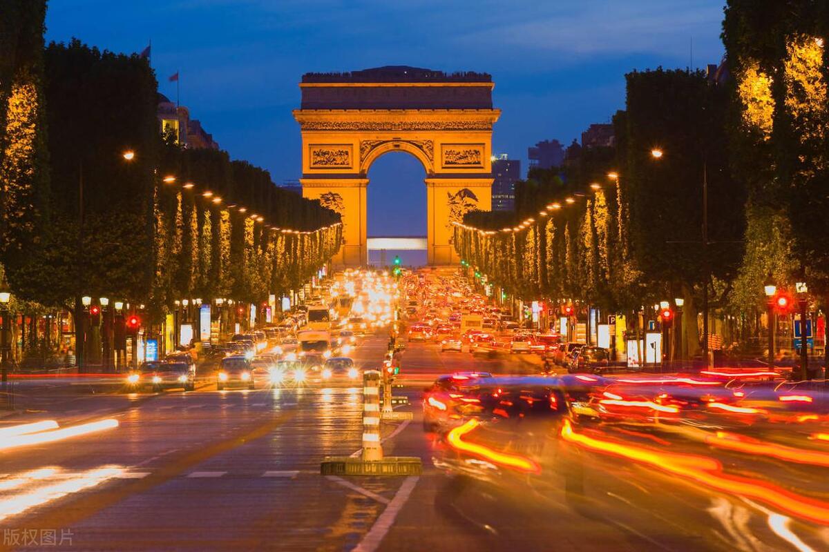 Demystifying French Customs: Explore the Romantic French Charm, Paris ...