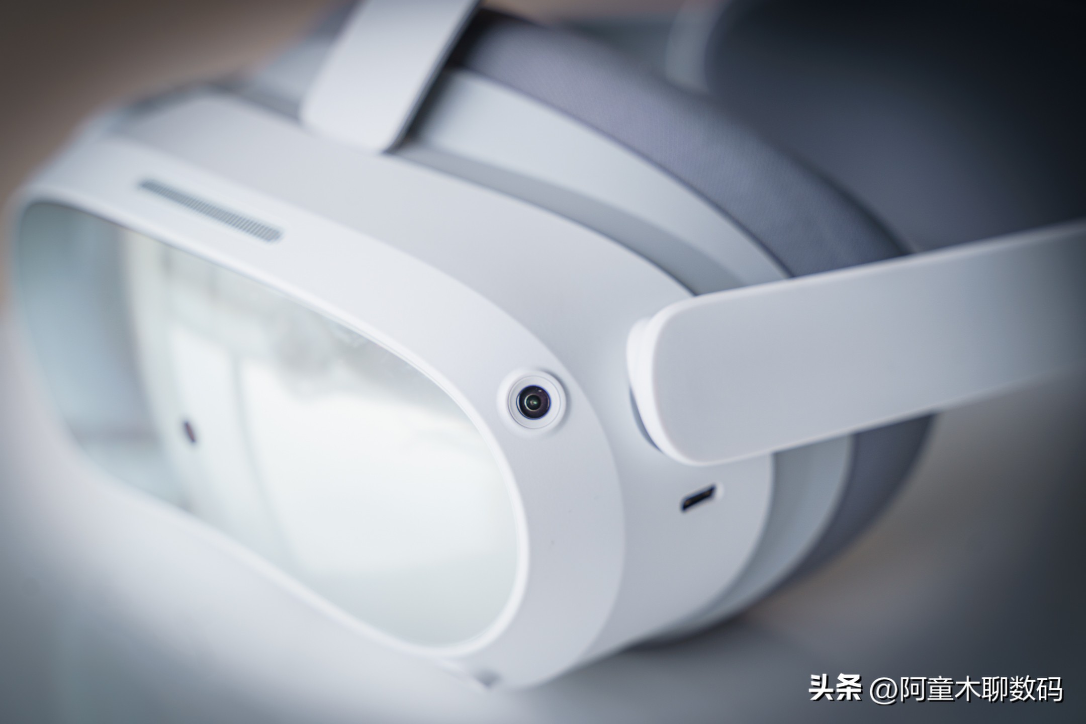Perfect experience of virtual and reality - PICO 4 Pro VR all-in-one ...