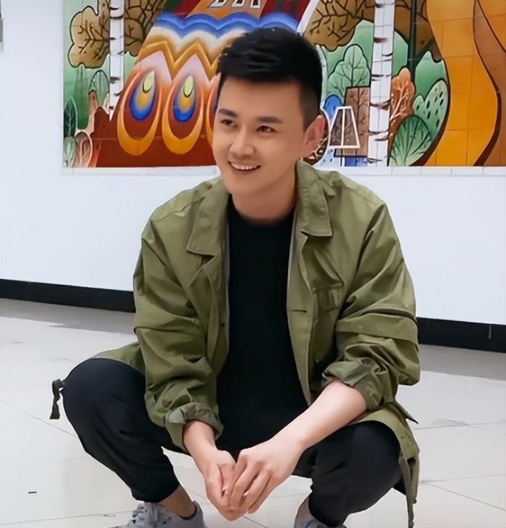 CCTV anchor Yan Yuxin is a talented man and a filial son, married a ...