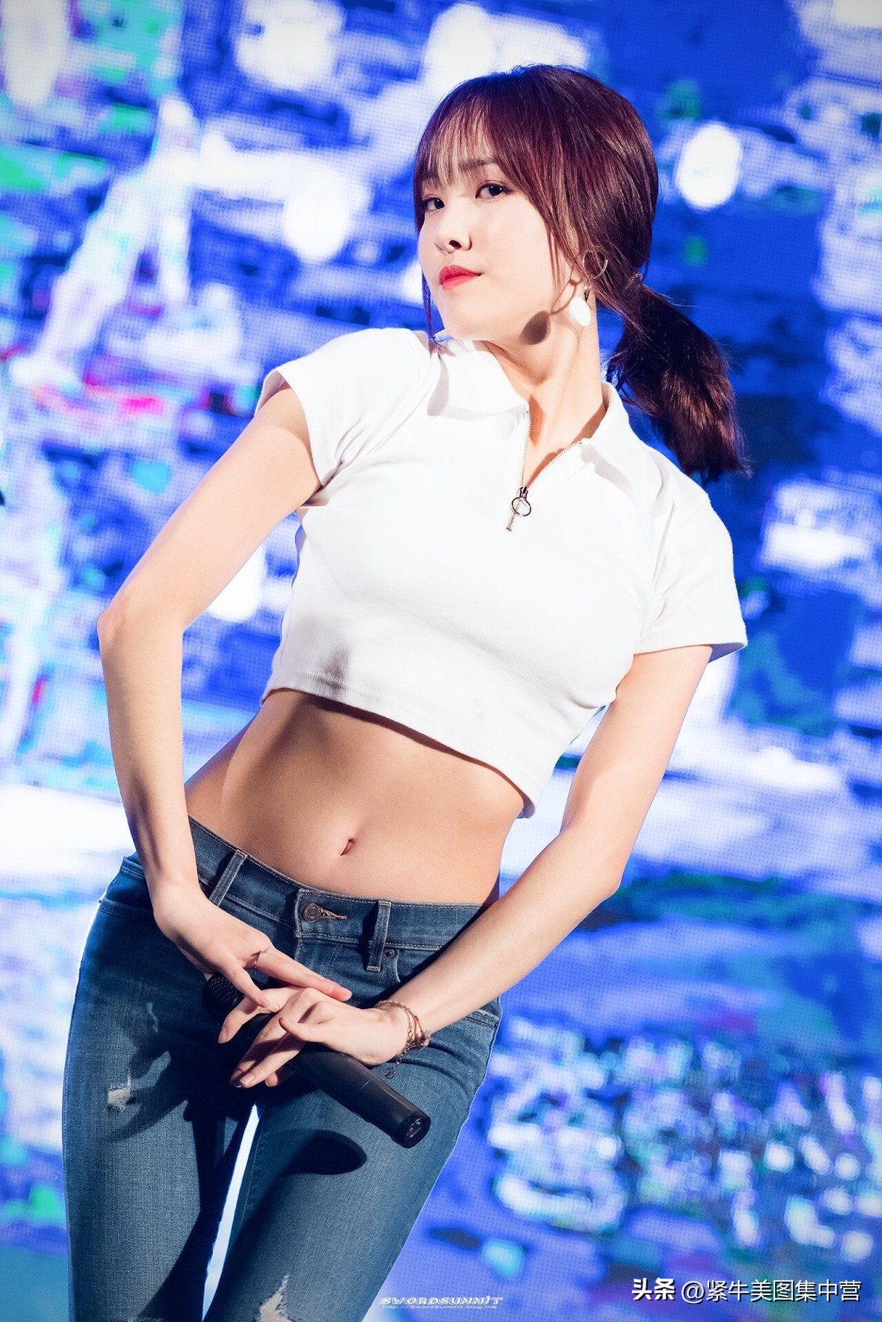Cui Yuna (Yuju) skinny jeans beautiful picture - iMedia
