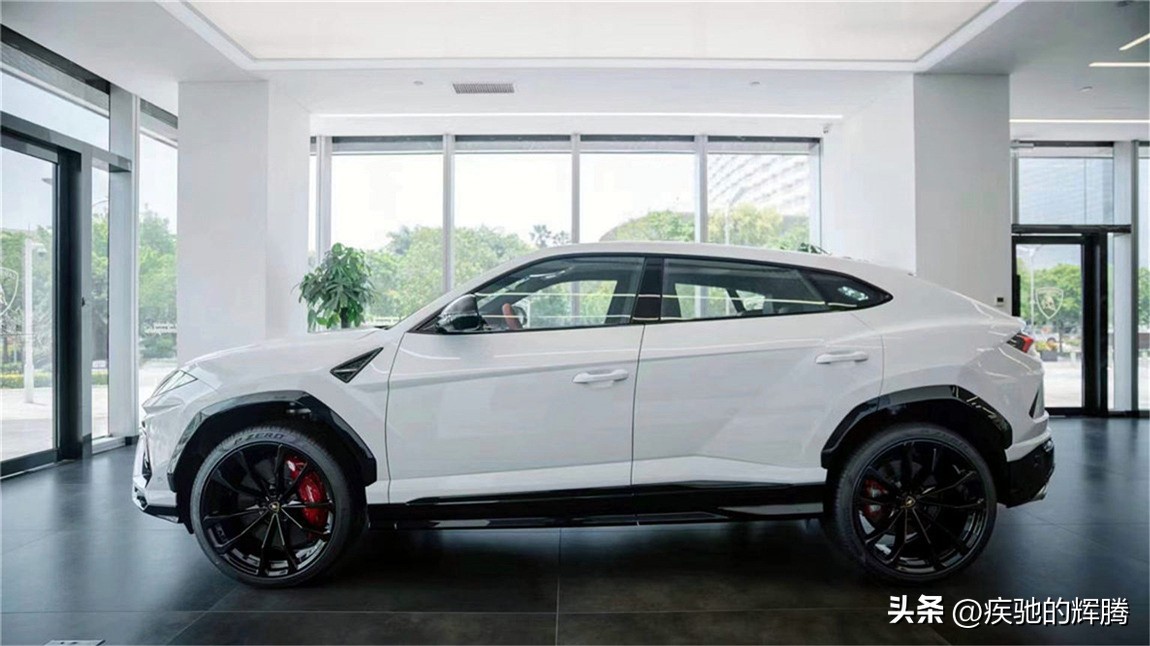 Lamborghini URUS: 4.0TV8+650 horsepower super luxury SUV, the performance is stronger than ...