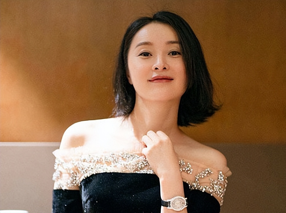 Actor Wu Yue: Abandoned by Chen Jianbin, 51 years old, unmarried and infertile, I have a regular ...