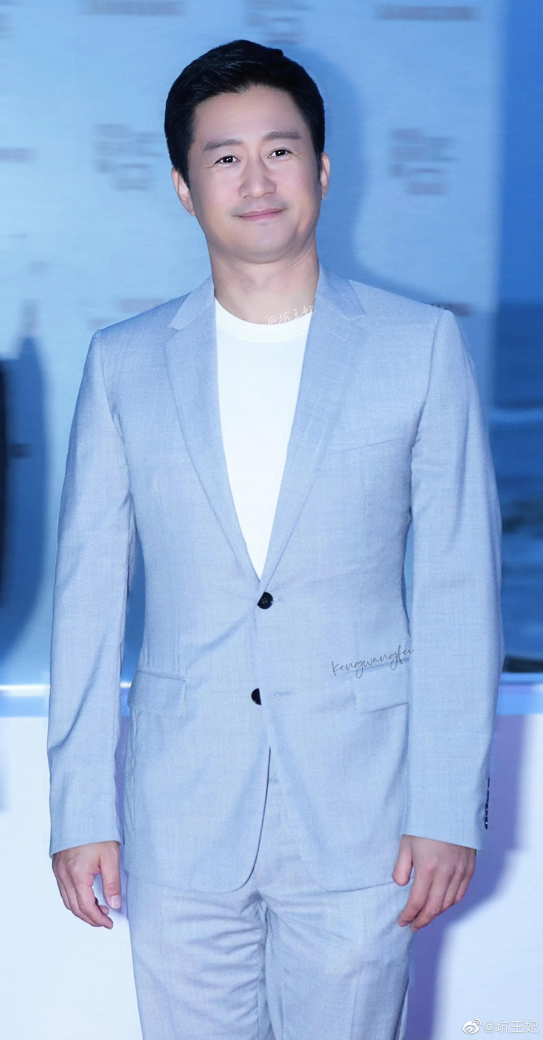 Shen Teng, Wu Jing, and Zhang Yi gathered on the beach red carpet ...