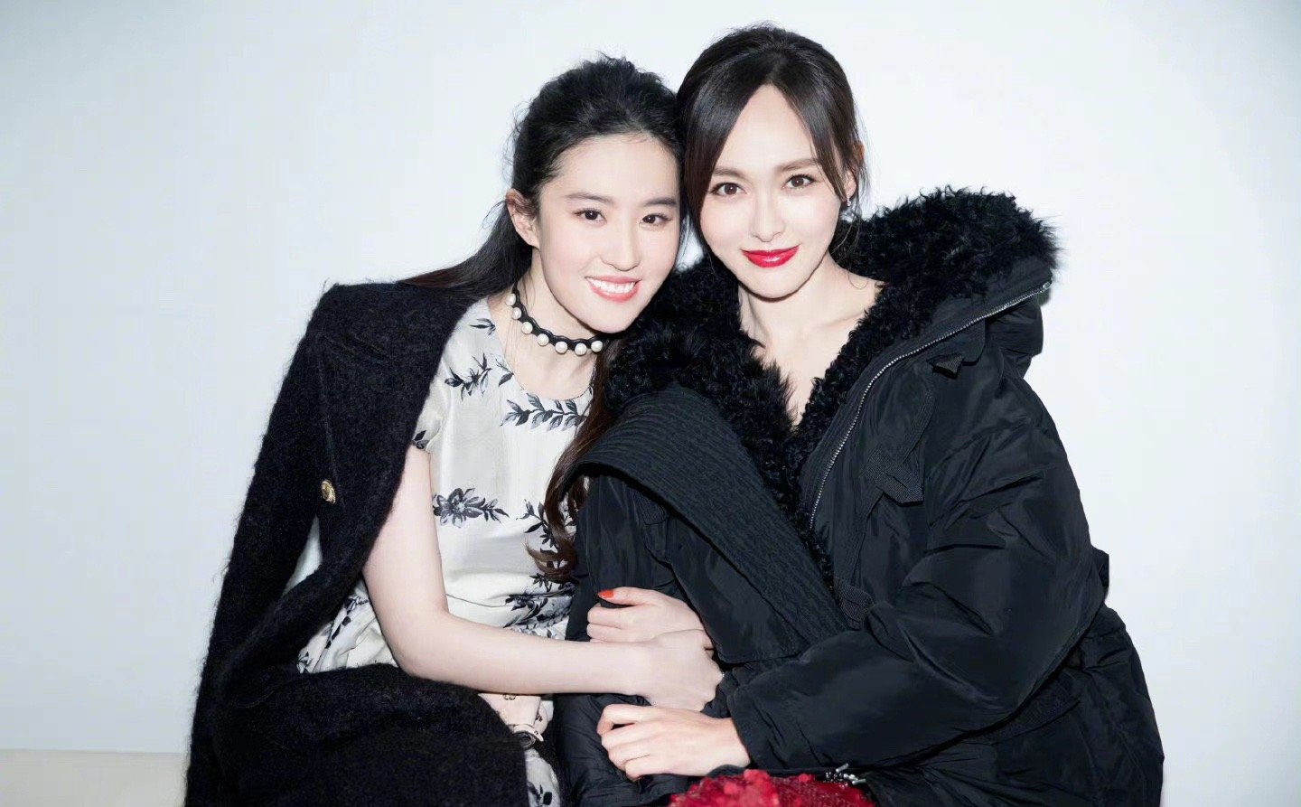 China's best girlfriends: Tang Yan celebrated Liu Yifei's birthday for ...