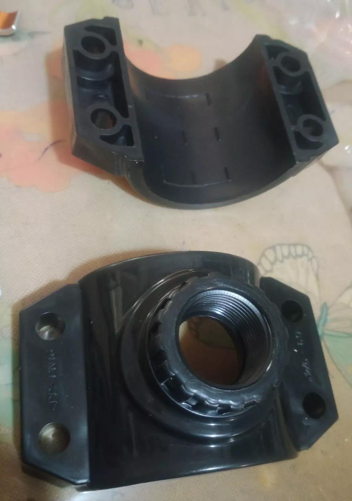 How thick is the screw on the 63mm plastic base (8mm thick, universal ...