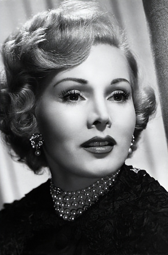 Sasha Gabor: She is a Hollywood "vixen", married 9 times, the shortest ...