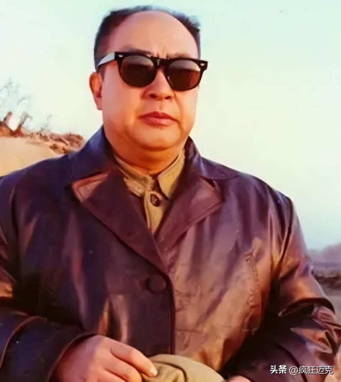 The founding hero of New China wore half-life sunglasses to commemorate ...