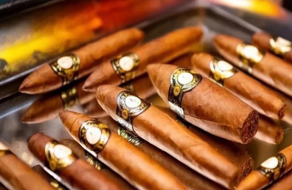 A cigarette is comparable to a suite, and the most expensive cigar in ...