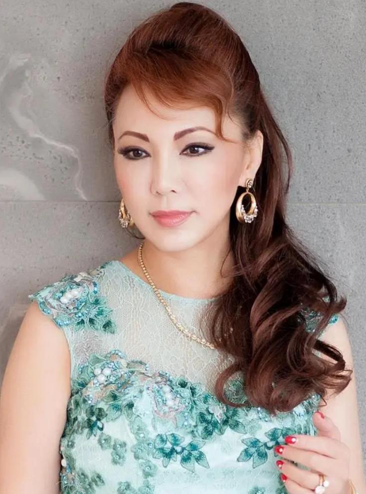 Singer Ren Yan: He is the first generation of singer in China. He was ...