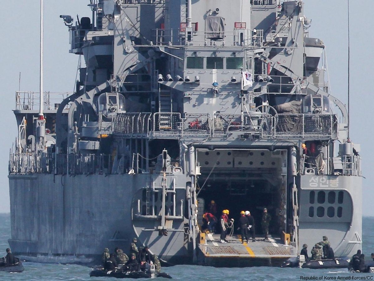 The "Gaojunfeng" class tank landing ship that has almost no sense of ...