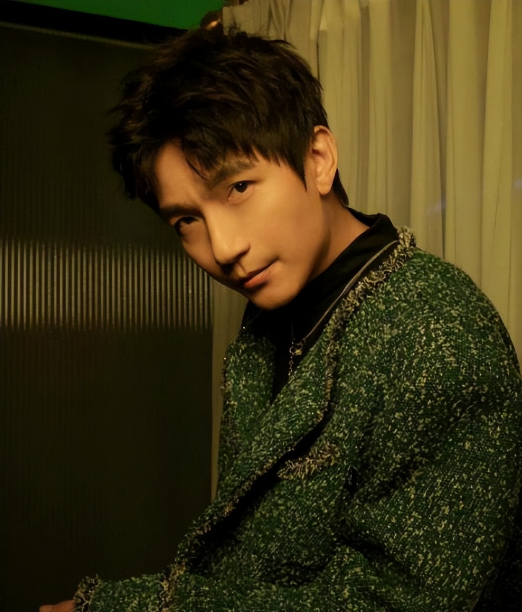 Chen Chusheng and Long Danni embraced again after a lapse of ten years ...